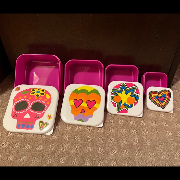 Kitchen | Vintage Set Of Four Skull Print Tupperware Nwot | Poshmark